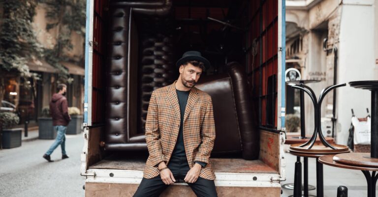 Adopter le style dandy : l'élégance masculine réinventée - Secretsdeshommes